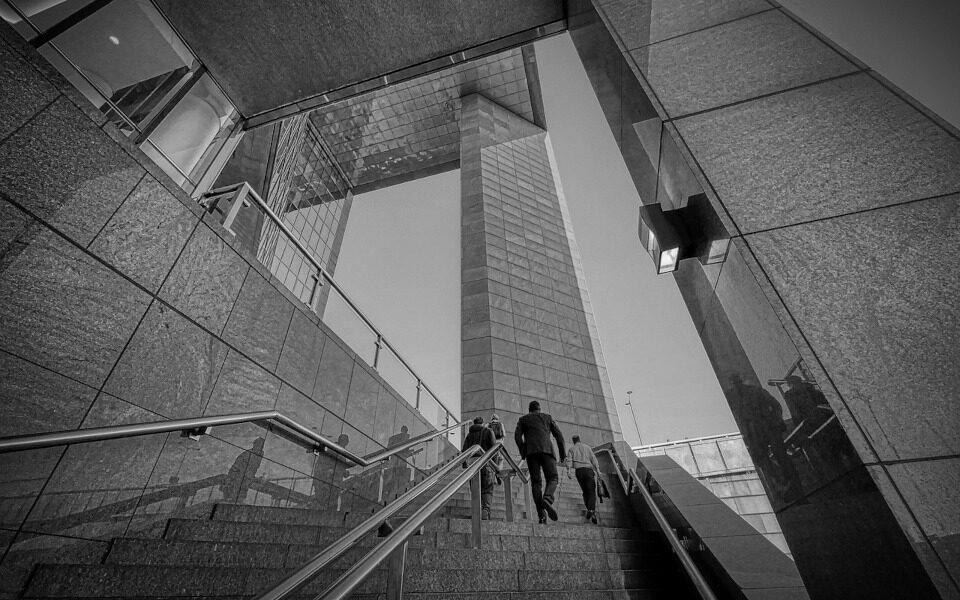 EOS CAPITAL approves 115,000-euro bonus for executive - NPL Confidential